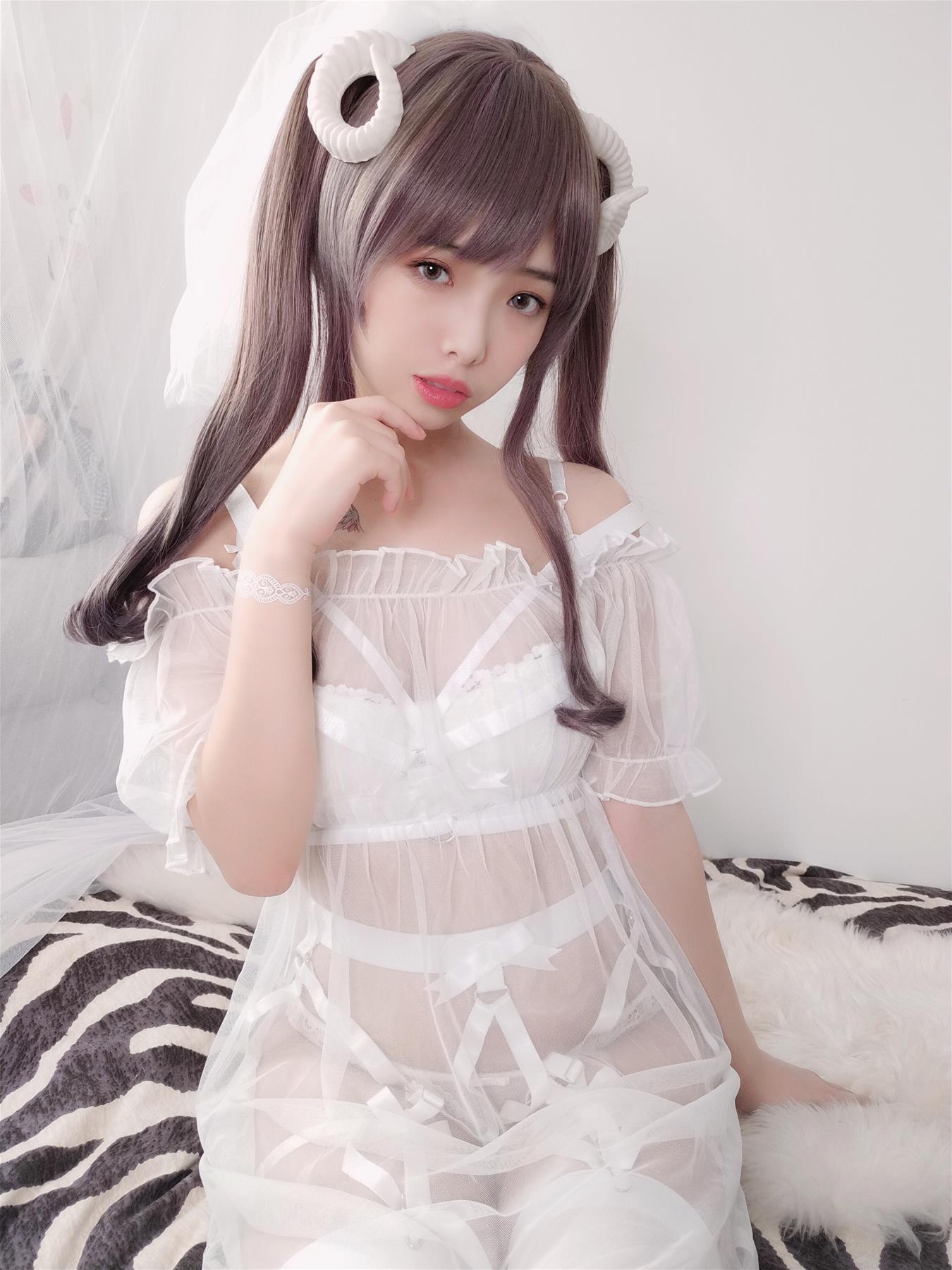 雯妹不讲道理 绵羊白色绑带 [42P4V-429MB] – 热力图